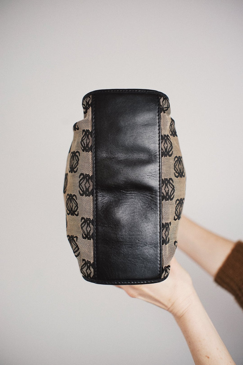 Loewe vintage monogram hand bag – Armadarchive